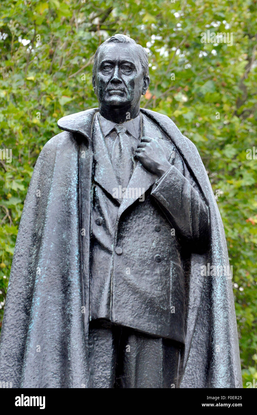London, England, UK. Statue: President Franklin Delano Roosevelt (1882 ...