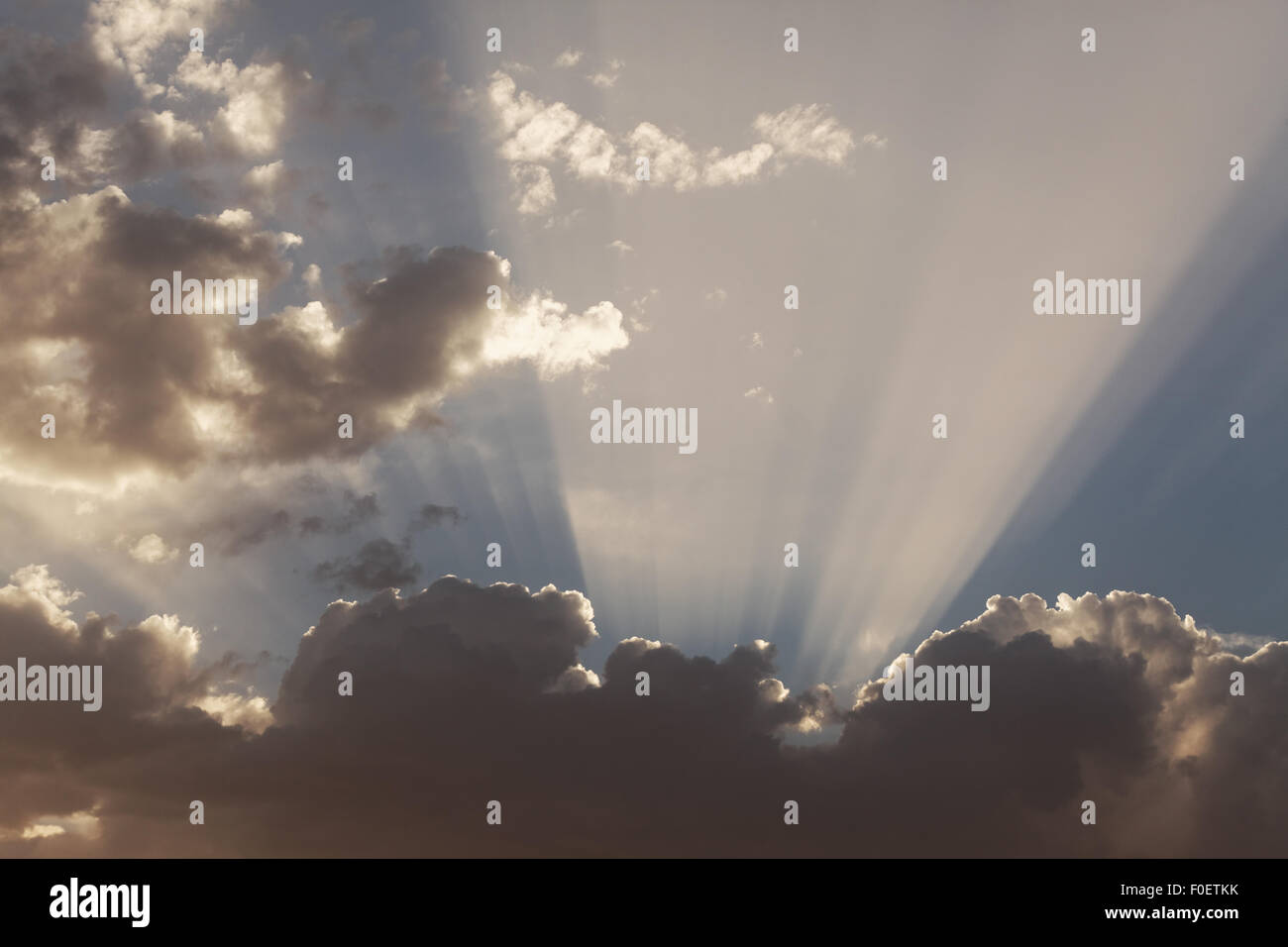 Sunrise sunset clouds color sun hi-res stock photography and images - Alamy