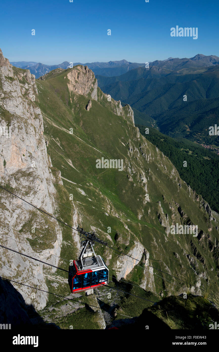 Cable car at Fuente De near Potes in Picos de Europa,Asturias,Northern ...