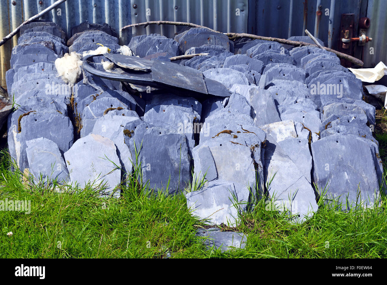 Welsh slate roof hi-res stock photography and images - Alamy