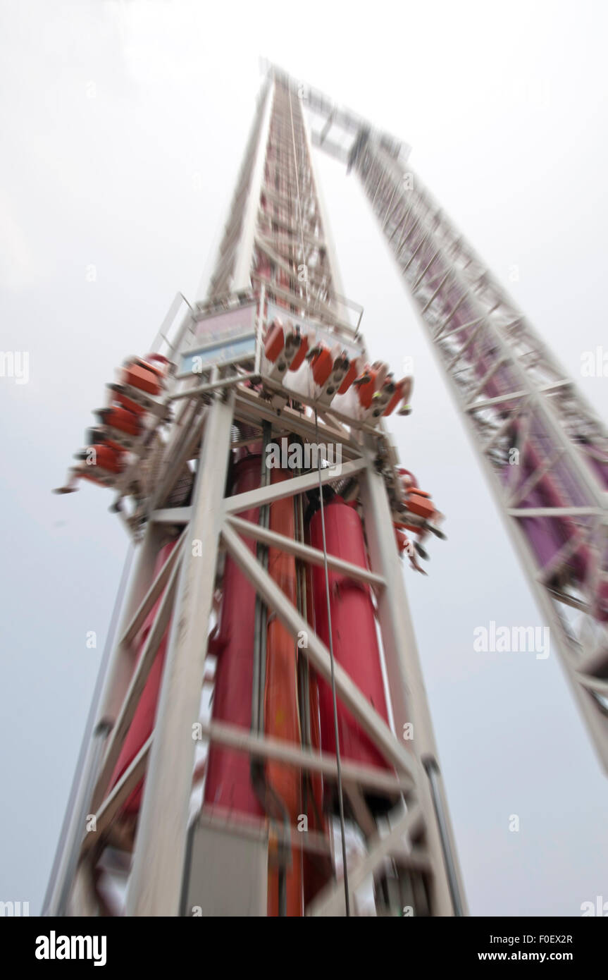 Theme park ride drop hi-res stock photography and images - Alamy