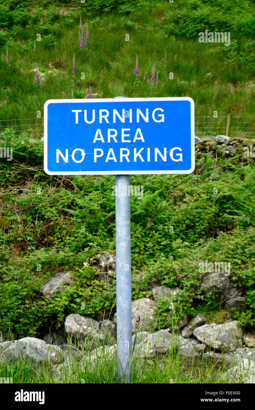 Turning Area No Parking Road Sign, UK Stock Photo - Alamy