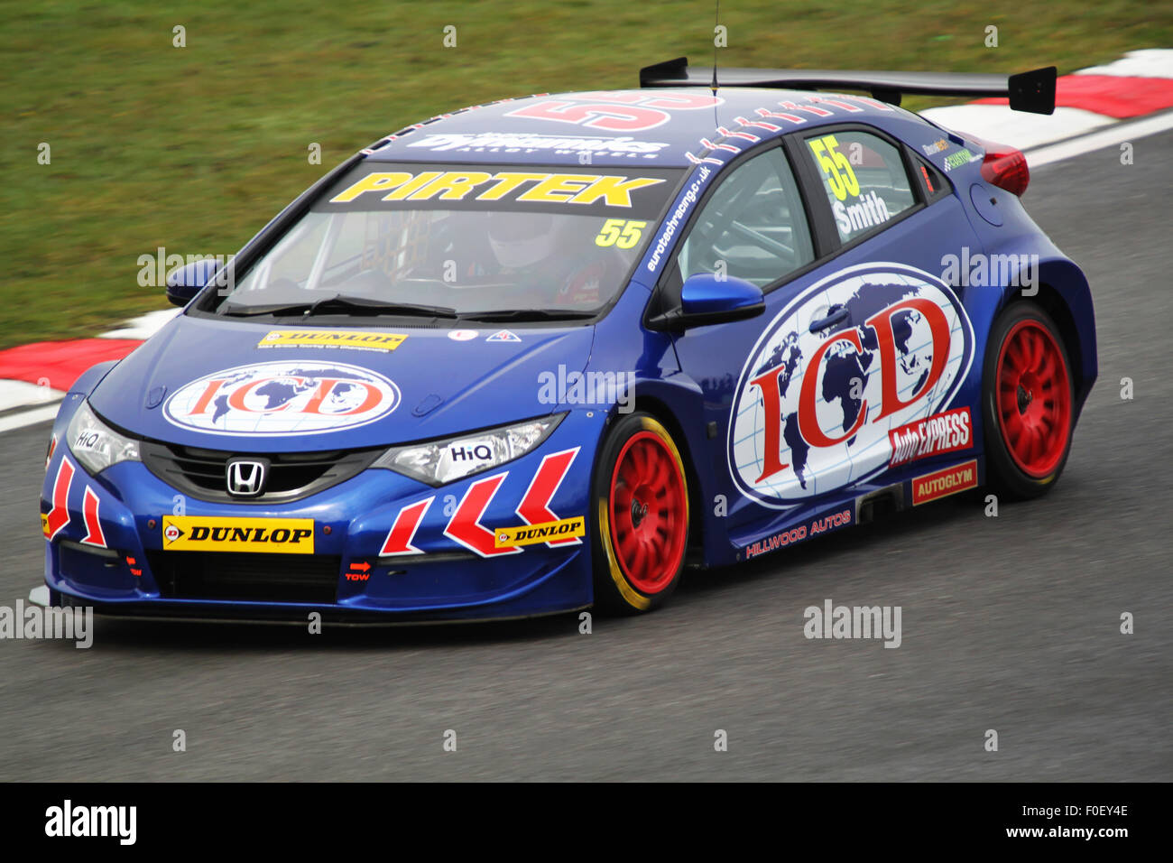Jeff Smith BTCC Brands Hatch Racing circuit driving his Ptrtek Honda ...