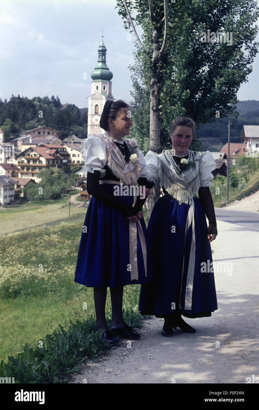 Traditional tyrolean dress hi-res stock photography and images - Alamy