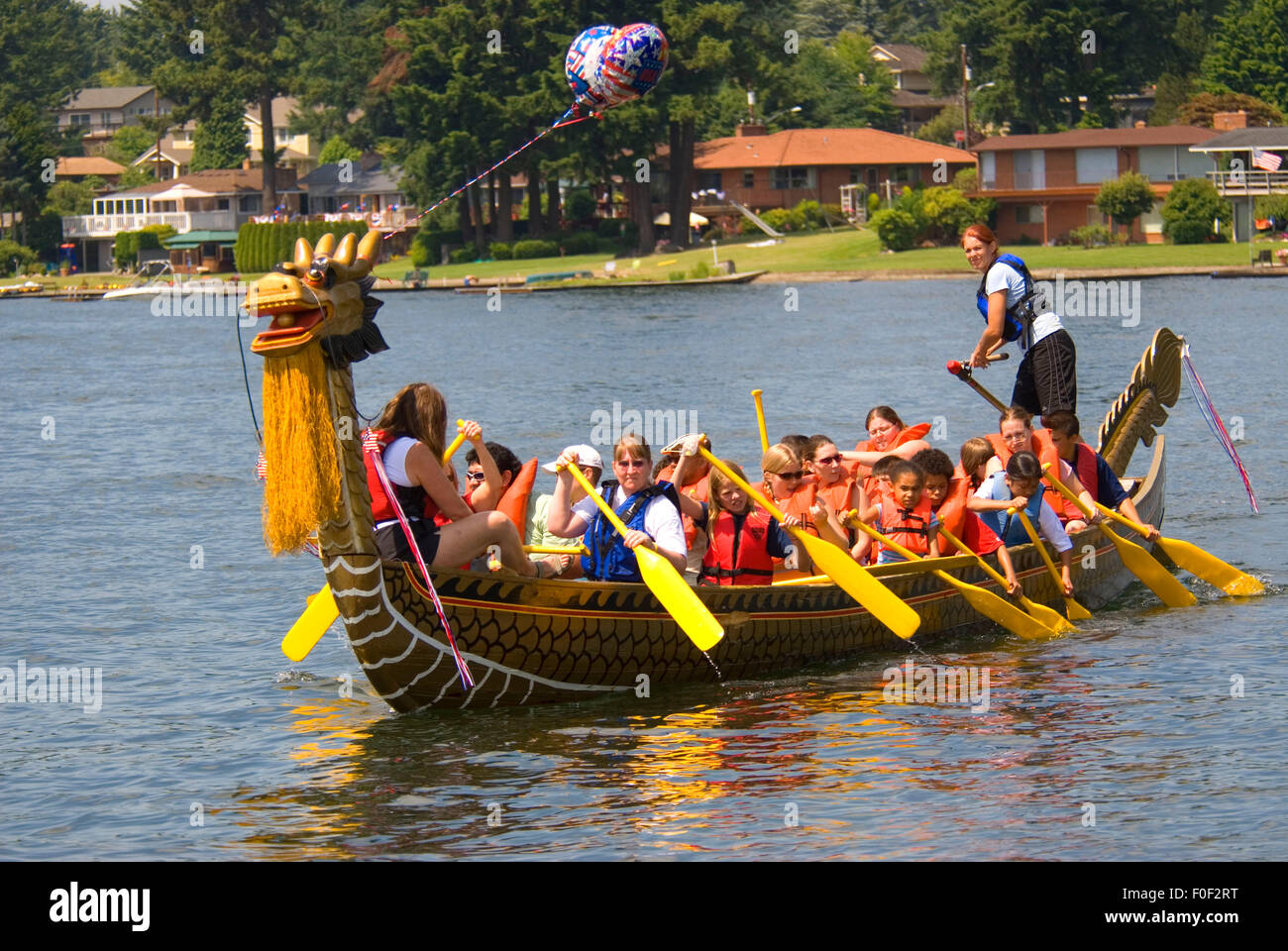 Dragon boat, Kent's 4th of July Splash, Lake Meridian Park, Kent ...