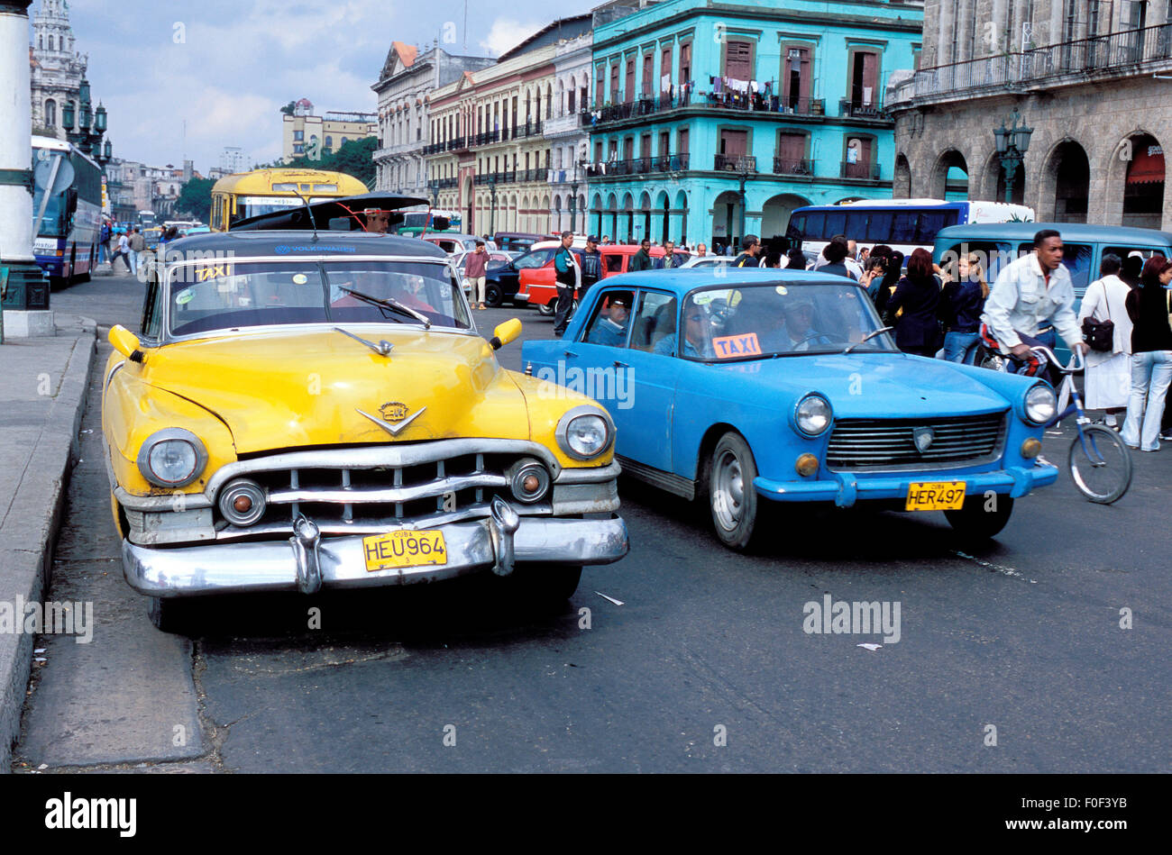 Cuba, Havana, Old american car Stock Photo - Alamy