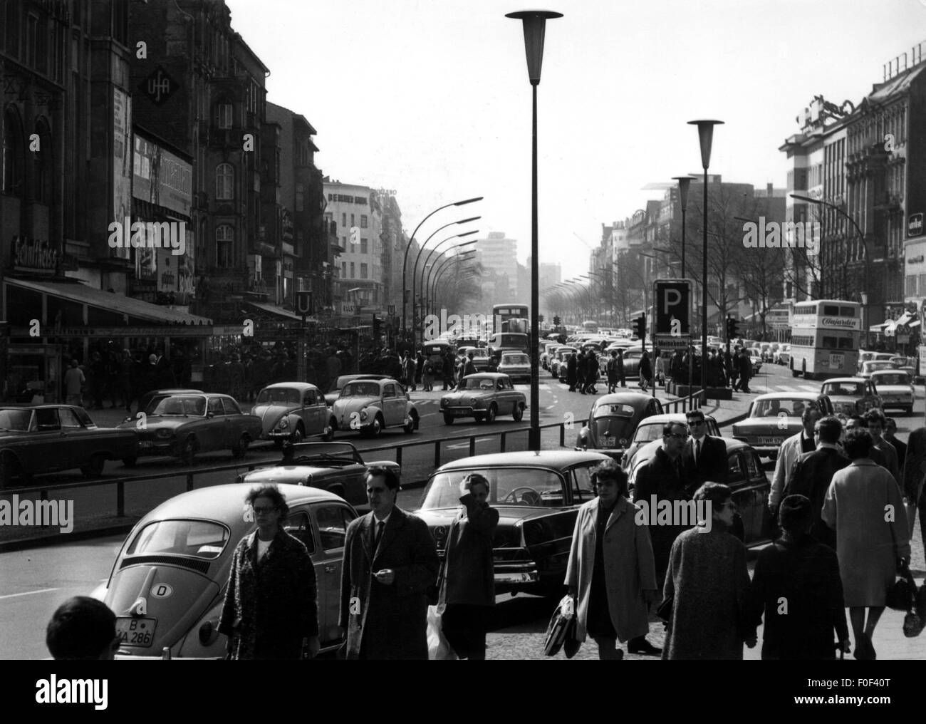 1970s busy traffic hi-res stock photography and images - Alamy