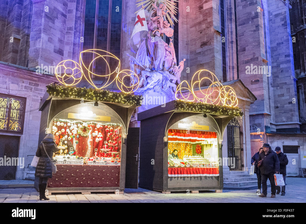 Advent market by Stephansdom at night, Vienna, Austria Stock Photo - Alamy