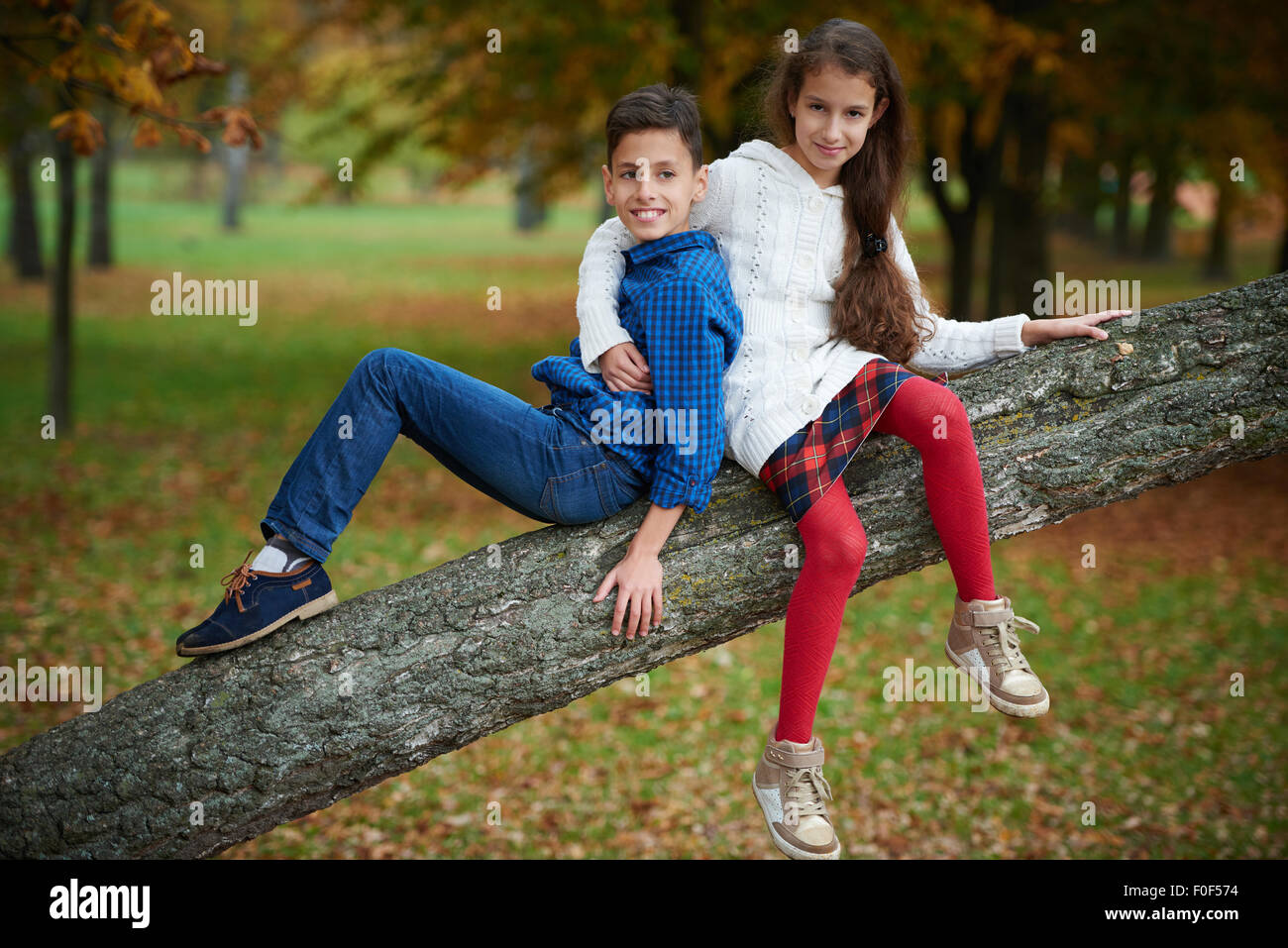 Teen boy girl outdoor hi-res stock photography and images - Alamy