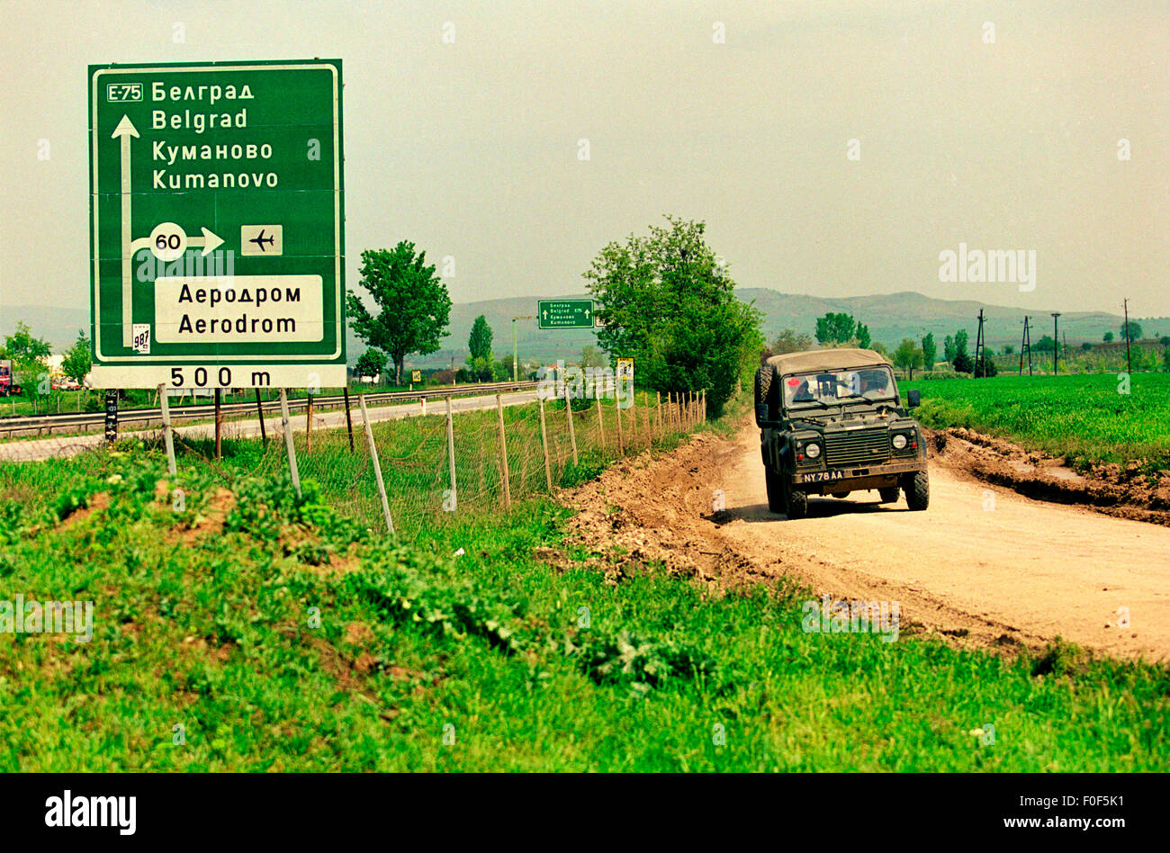 British army in Kosovo as part of the NATO peacekeeping force Stock ...