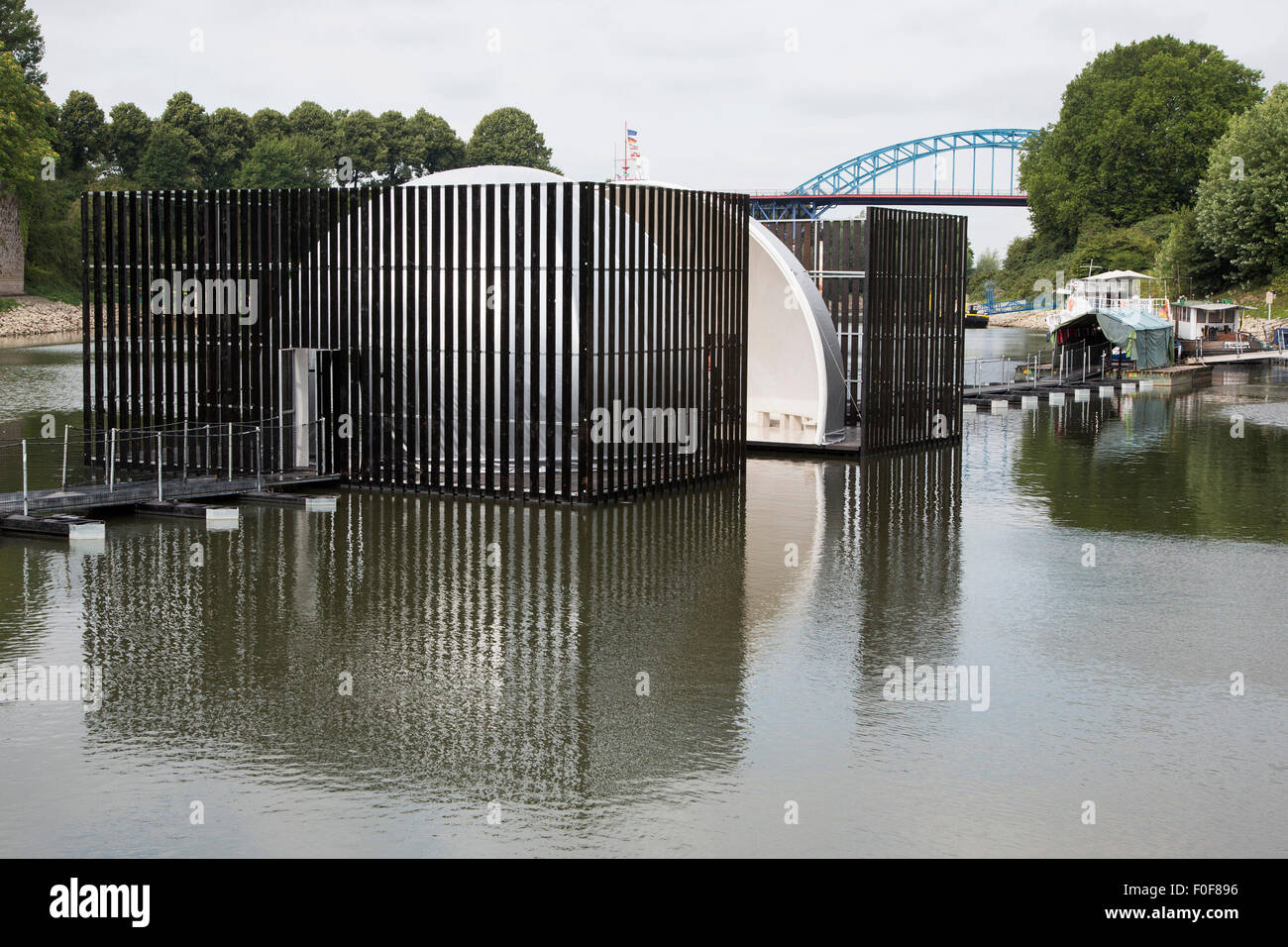 Duisburg-Ruhrort, Germany. 14 August 2015. “Nomanslanding” is a walk-on ...