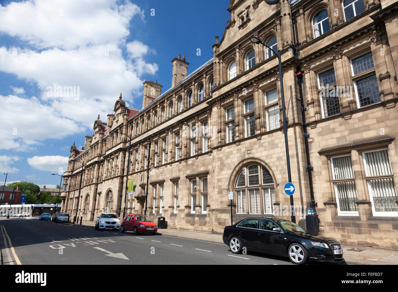 County hall building hi-res stock photography and images - Alamy