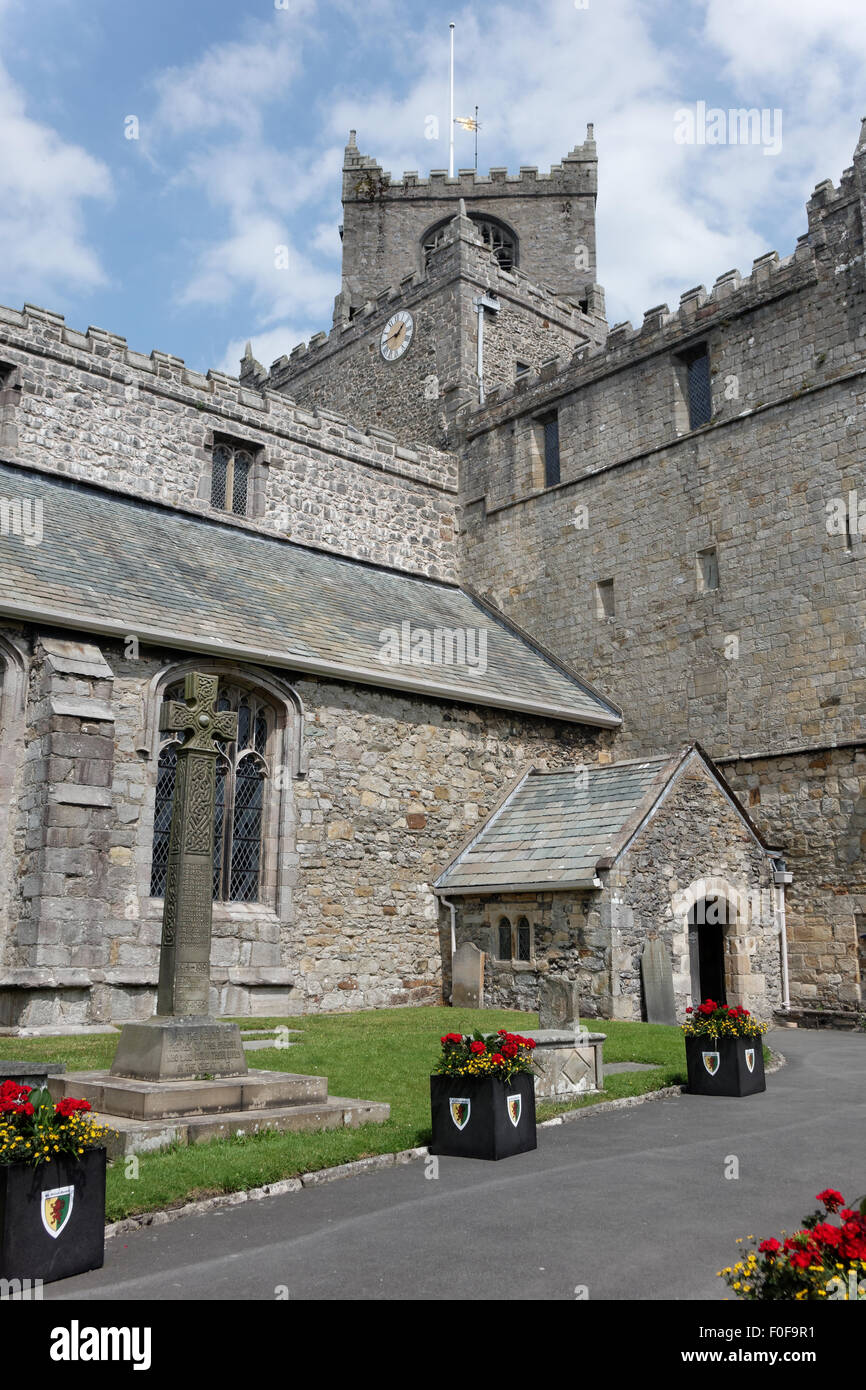 Cartmel priory hi-res stock photography and images - Alamy