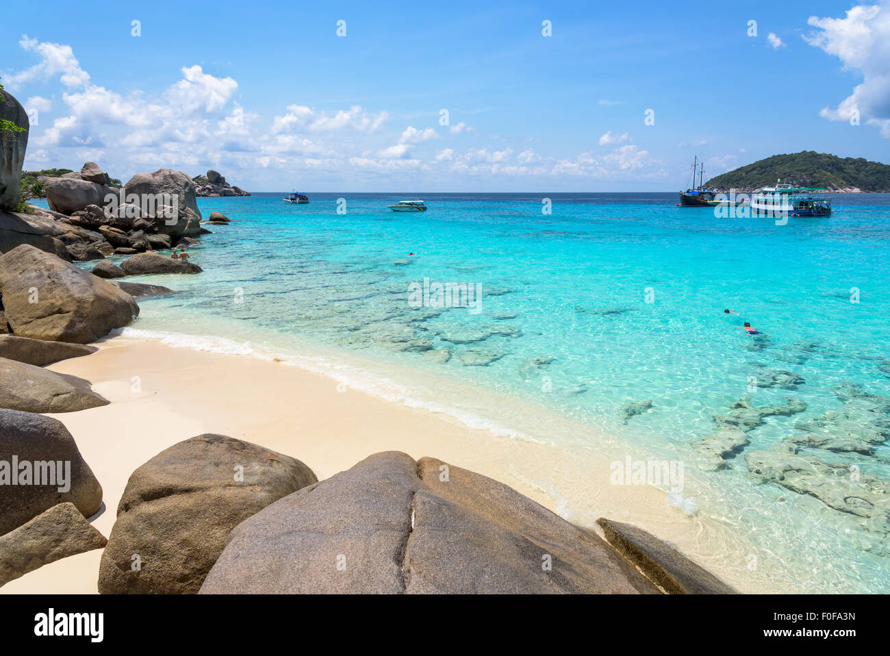 Beautiful landscapes of sky, sea and beach in the summer at Koh Miang ...