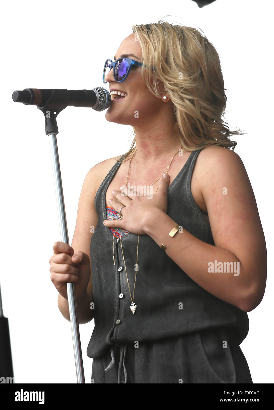Jamie Lynn Spears Performs On The Bud Light Plaza Stage At The 2015 Cma