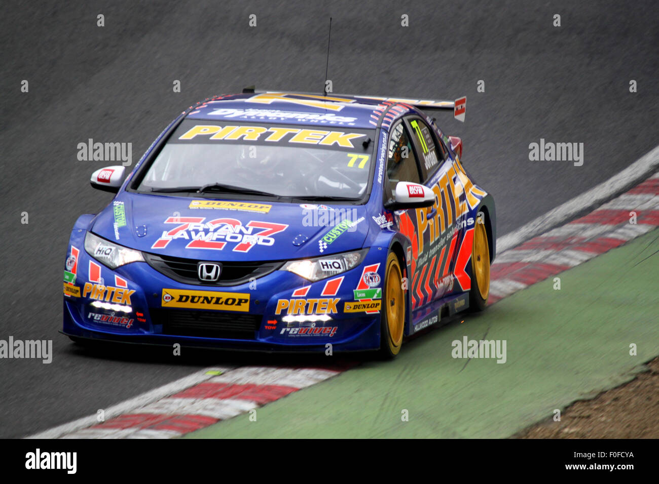 Andrew Jordan racing in his Pirtek Honda Civic Type R and Brands Hatch ...