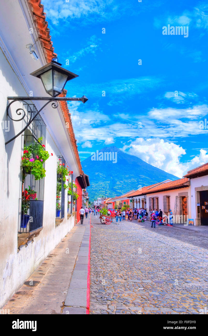 Street view of Antigua Guatemala Stock Photo - Alamy