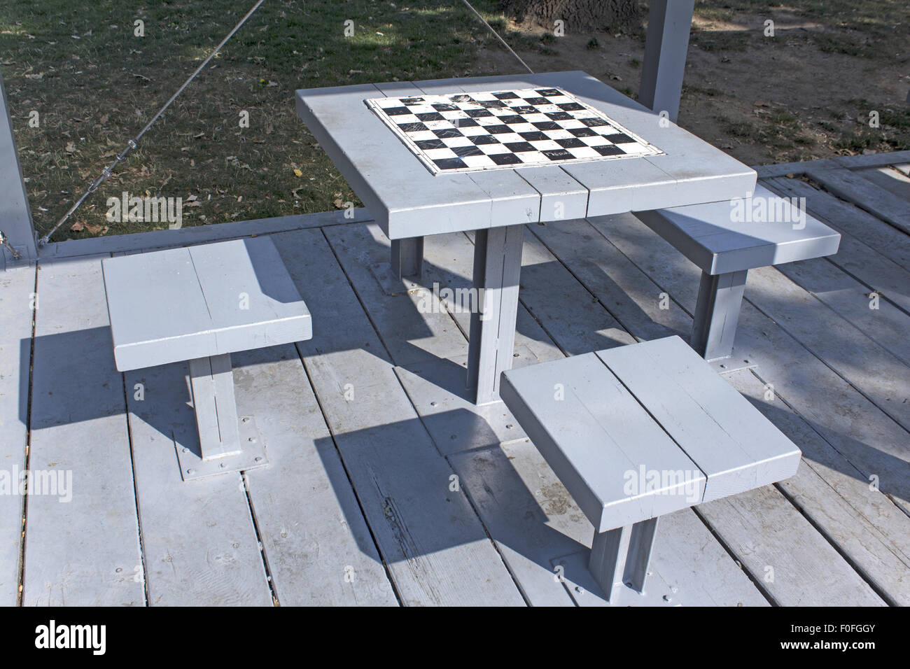 Chess tables hi-res stock photography and images - Alamy