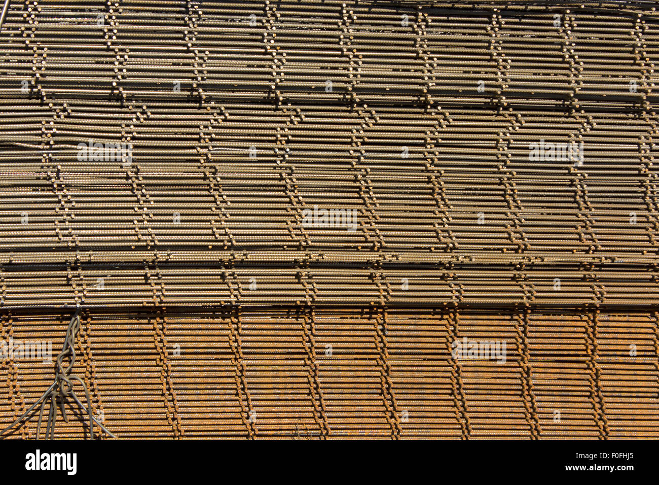 Rusty wire mesh arranged in a pile Stock Photo - Alamy
