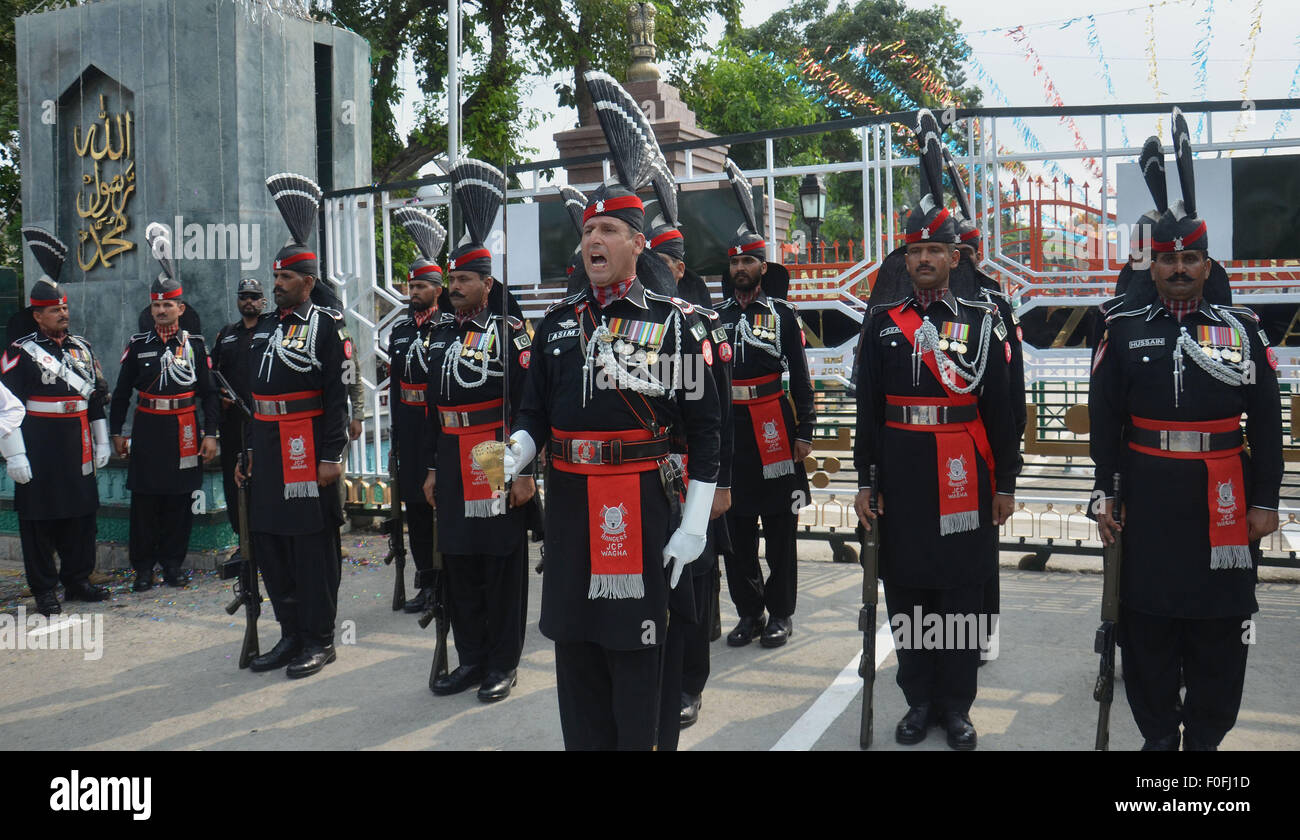 Lahore, Pakistan. 14th Aug, 2015. Pakistani rangers take part the ...