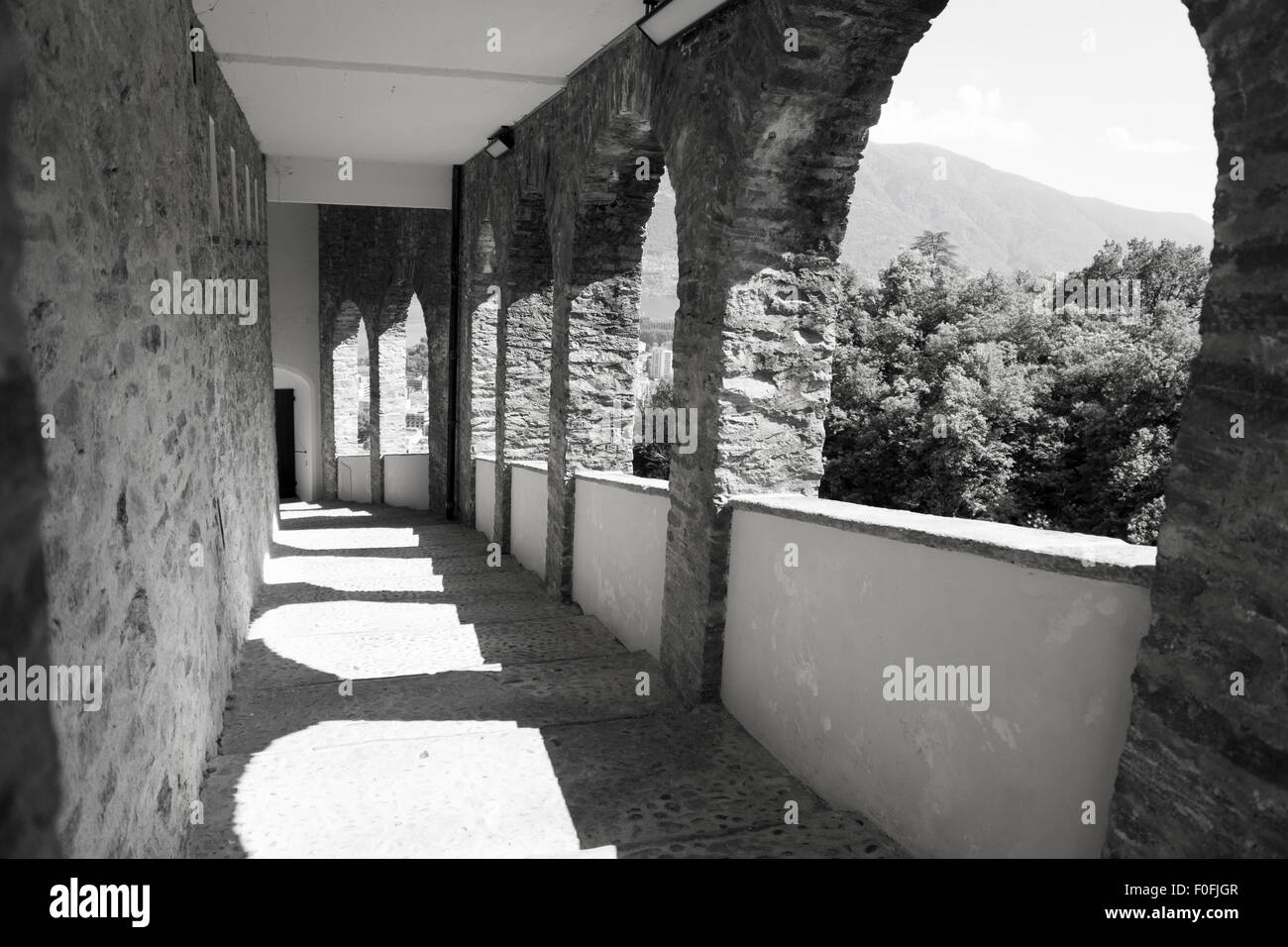 White archways hi-res stock photography and images - Alamy