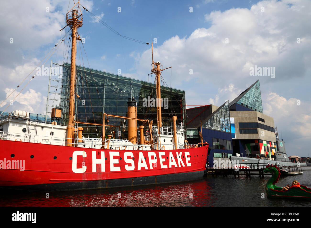 Baltimore inner harbor boat people hi-res stock photography and images ...