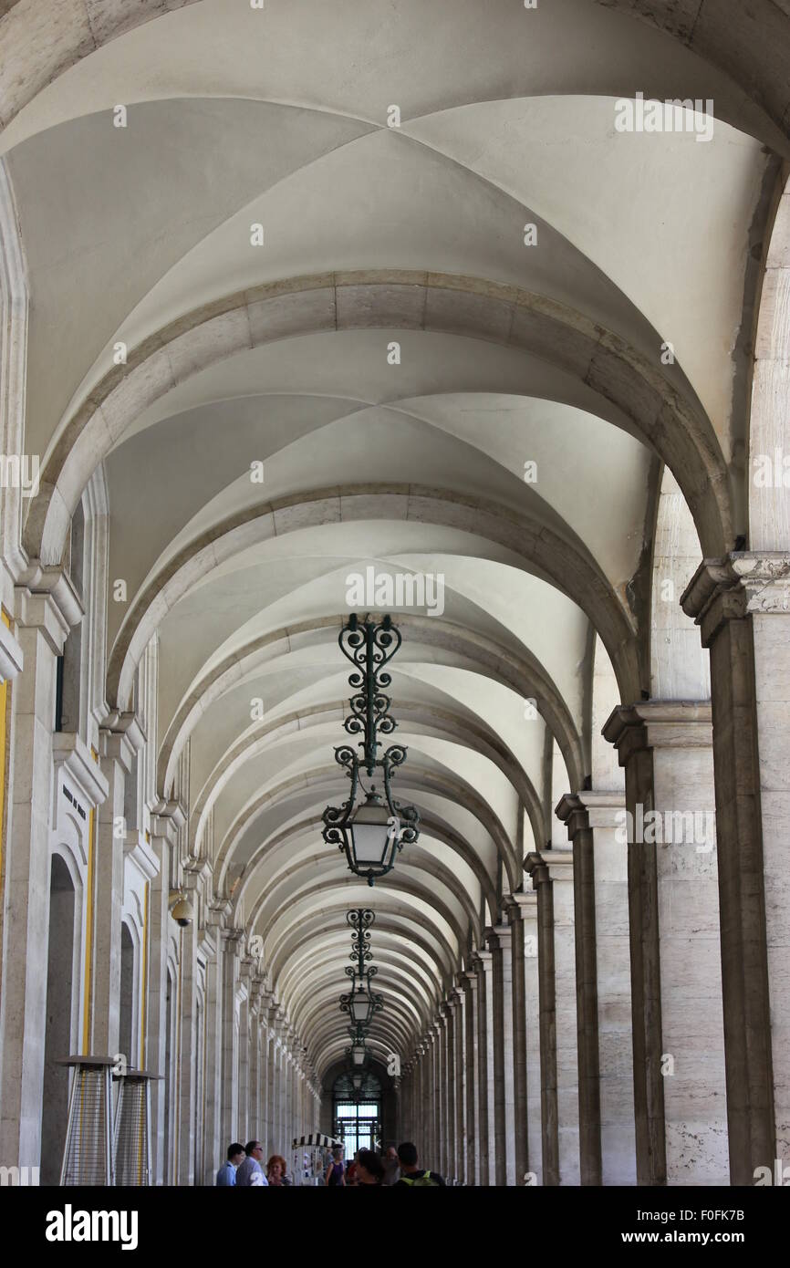 Arched walkway creates pattern Stock Photo - Alamy