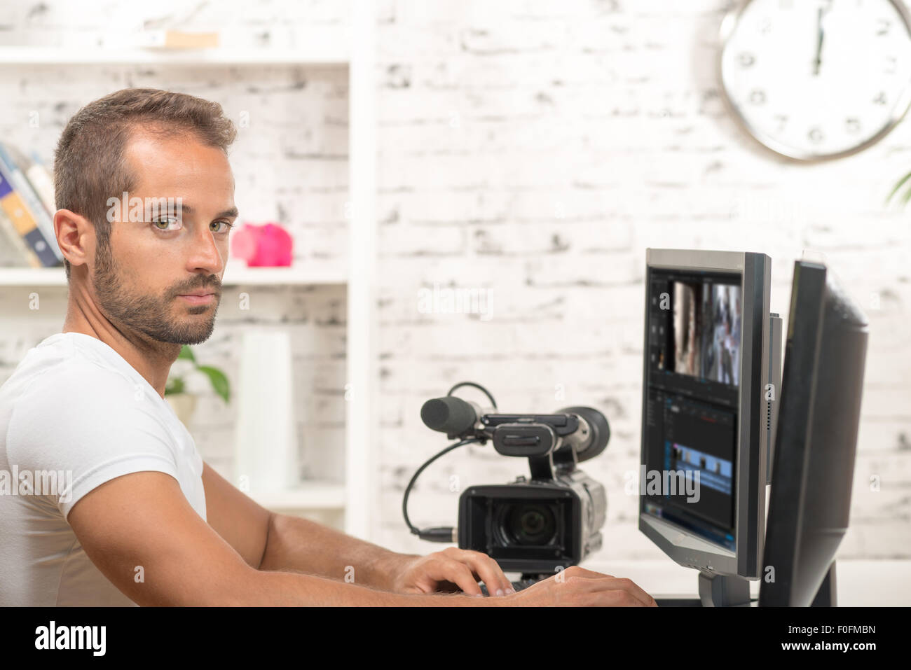 Computer tv programme hi-res stock photography and images - Alamy