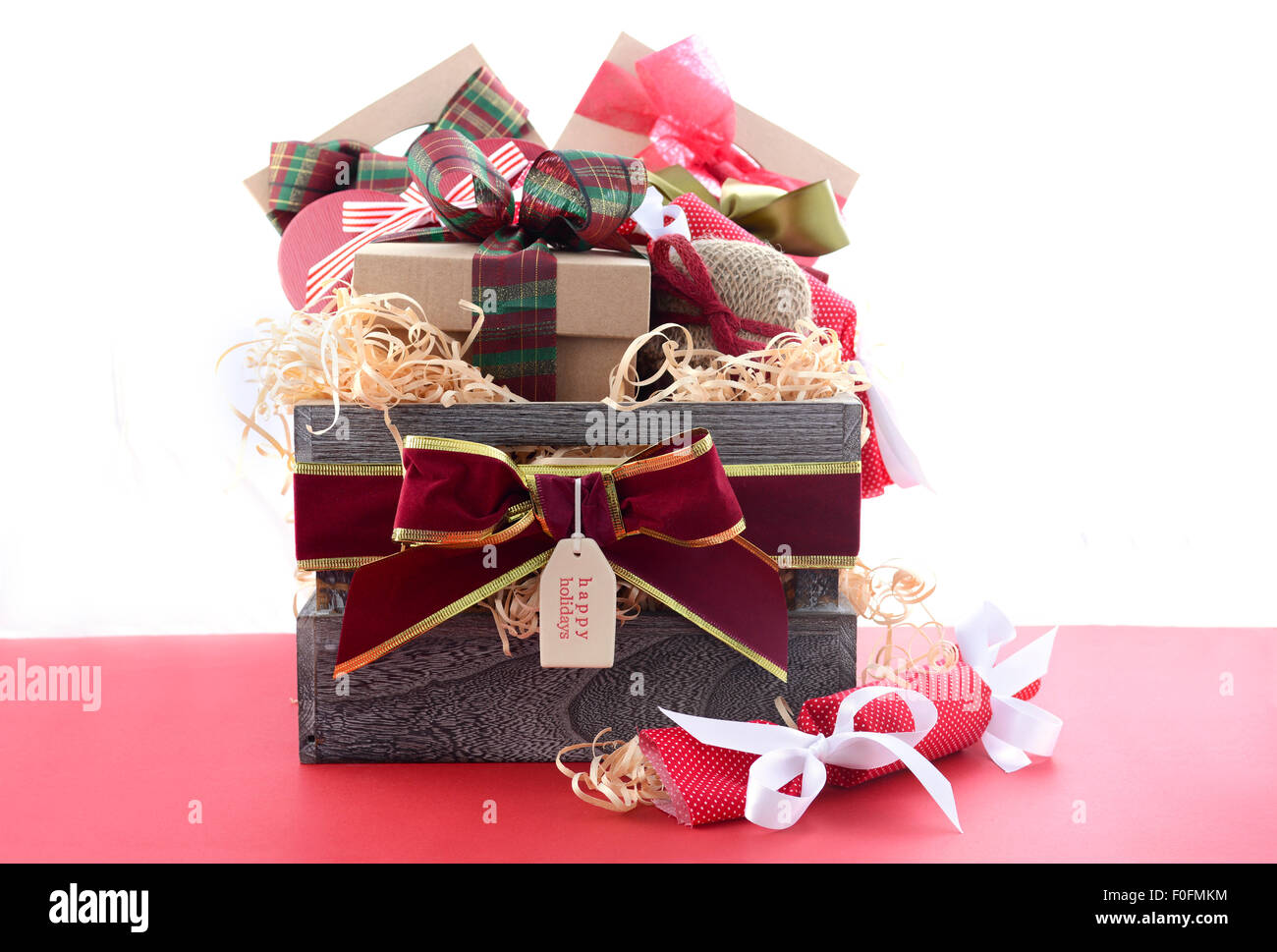 Gift hamper hi-res stock photography and images - Alamy