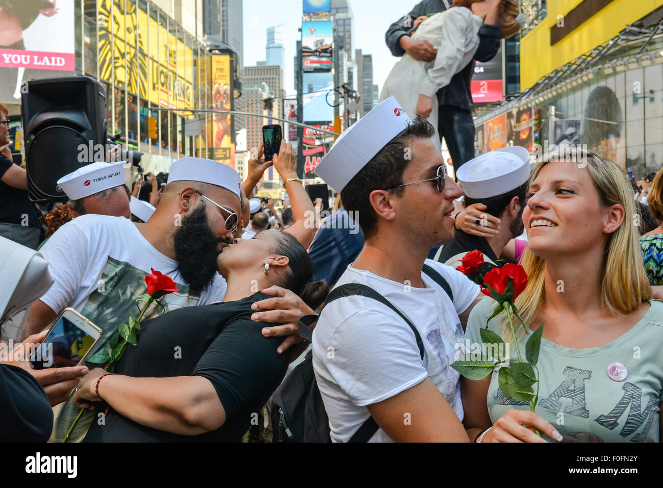 World war ii famous kiss hi-res stock photography and images - Alamy