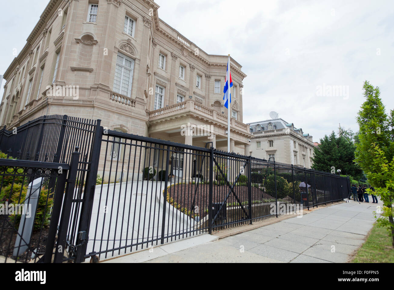 Cuban embassy hi-res stock photography and images - Alamy