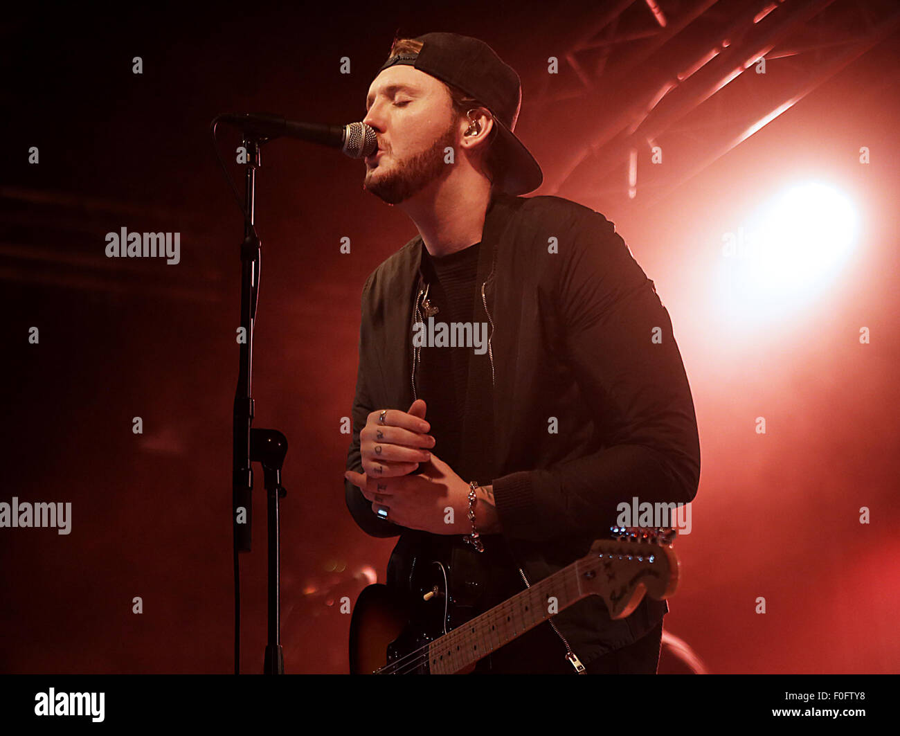 James arthur 2015 hi-res stock photography and images - Alamy