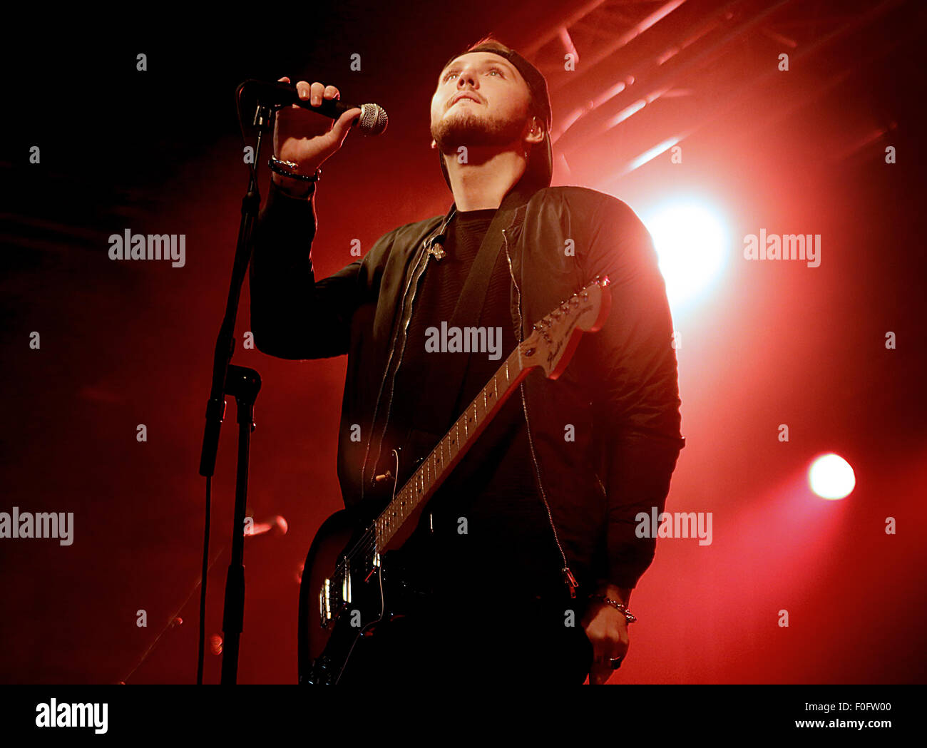 James arthur stage hi-res stock photography and images - Alamy