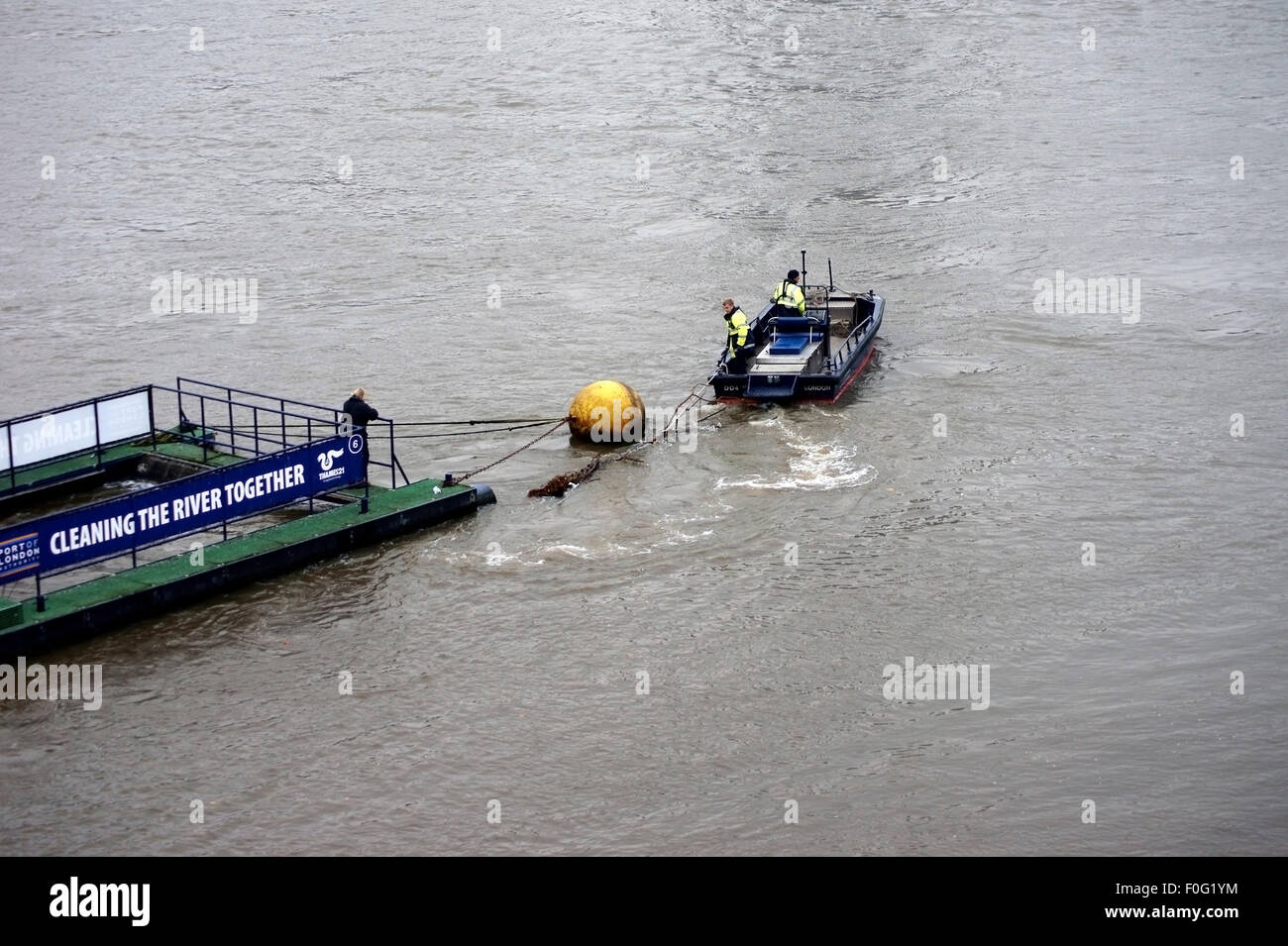 River Cleaning London Stock Photo - Alamy