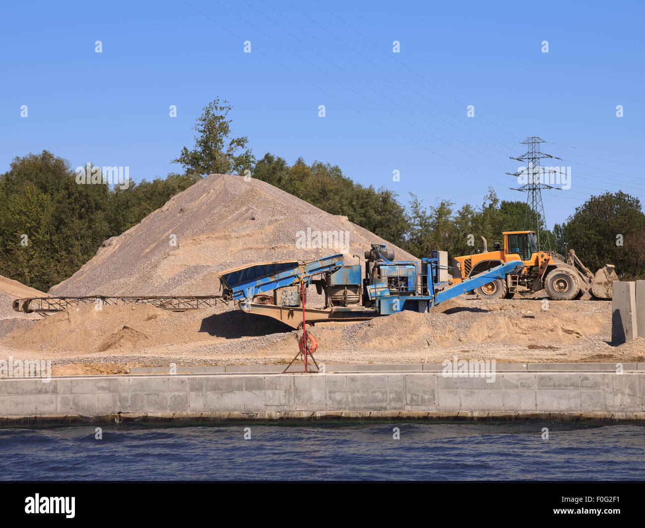 New port construction hi-res stock photography and images - Alamy