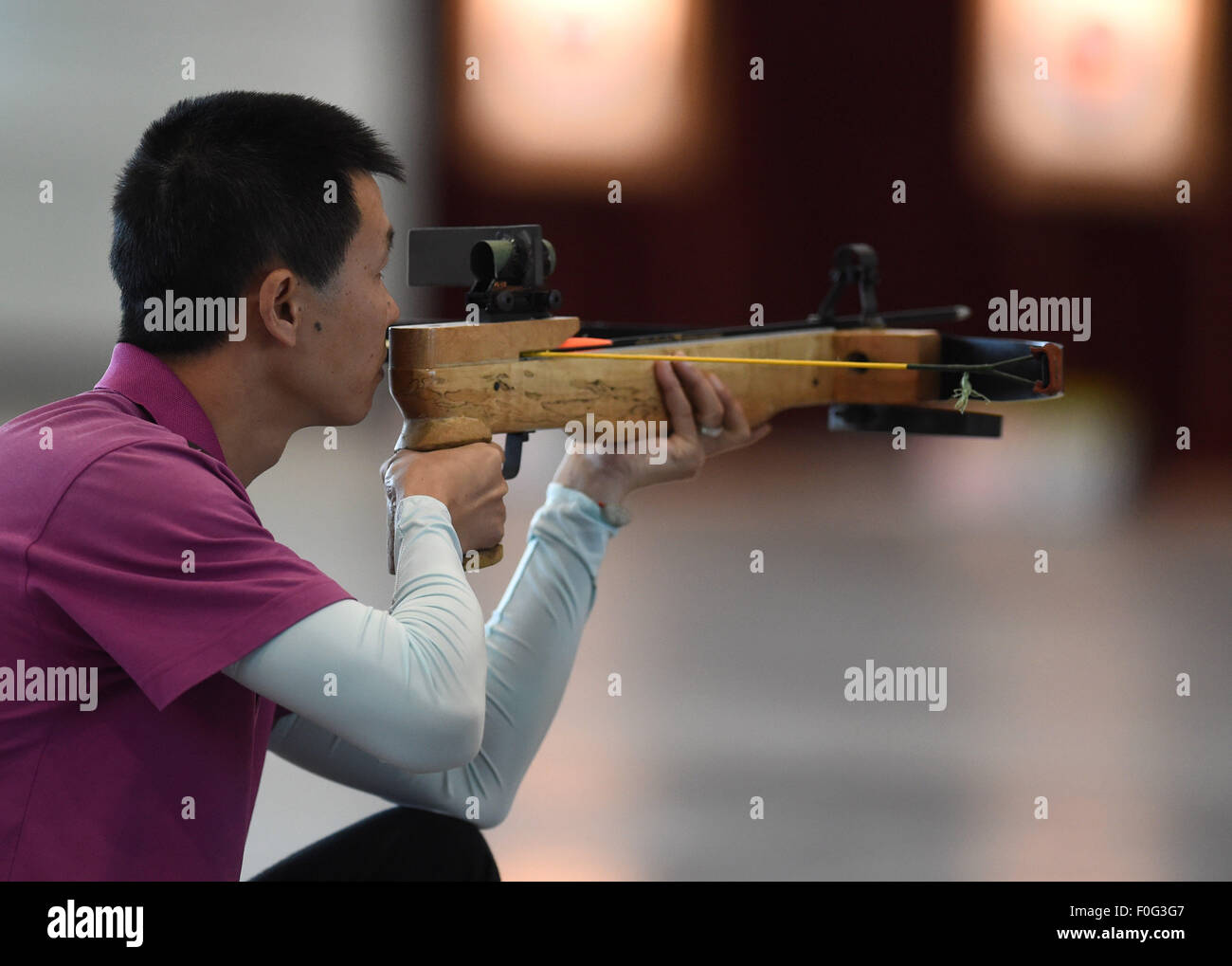 Kneeling bow hi-res stock photography and images - Alamy