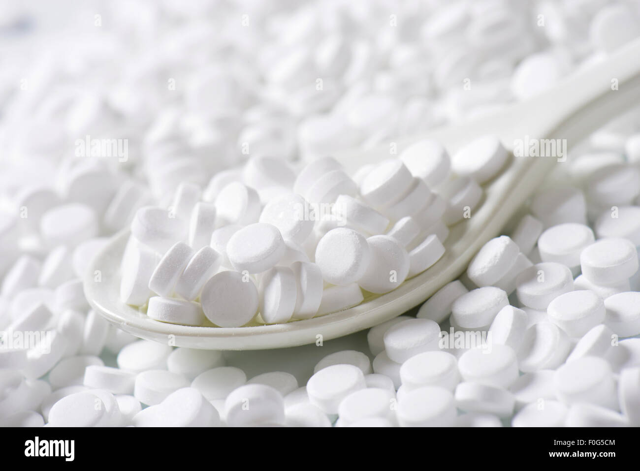 Closeup of artificial sweetener tablets Stock Photo - Alamy