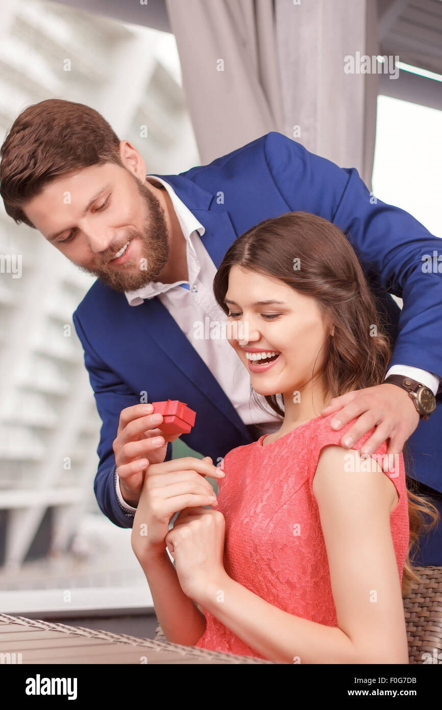 Man doing proposal to his girlfriend Stock Photo - Alamy