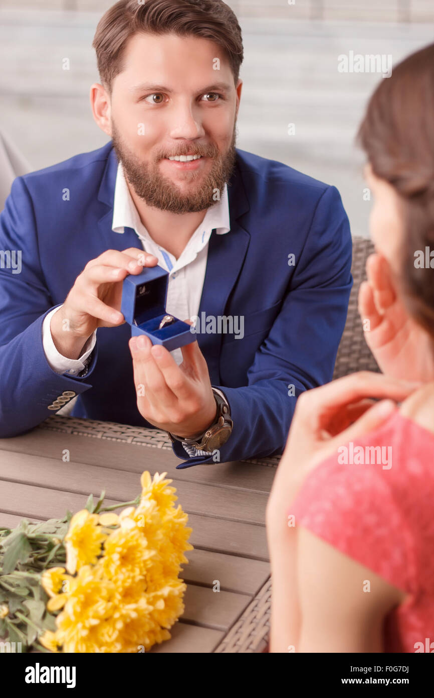 Man doing proposal to his girlfriend Stock Photo - Alamy