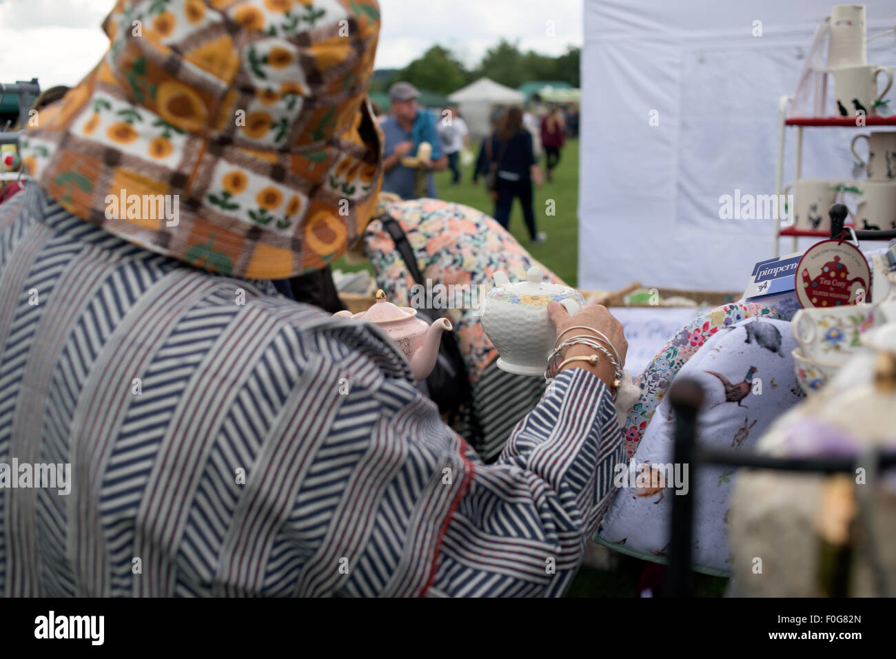 Bakewell, Derbyshire, UK. 15th Aug, 2015. Huge crowds turn out for the ...
