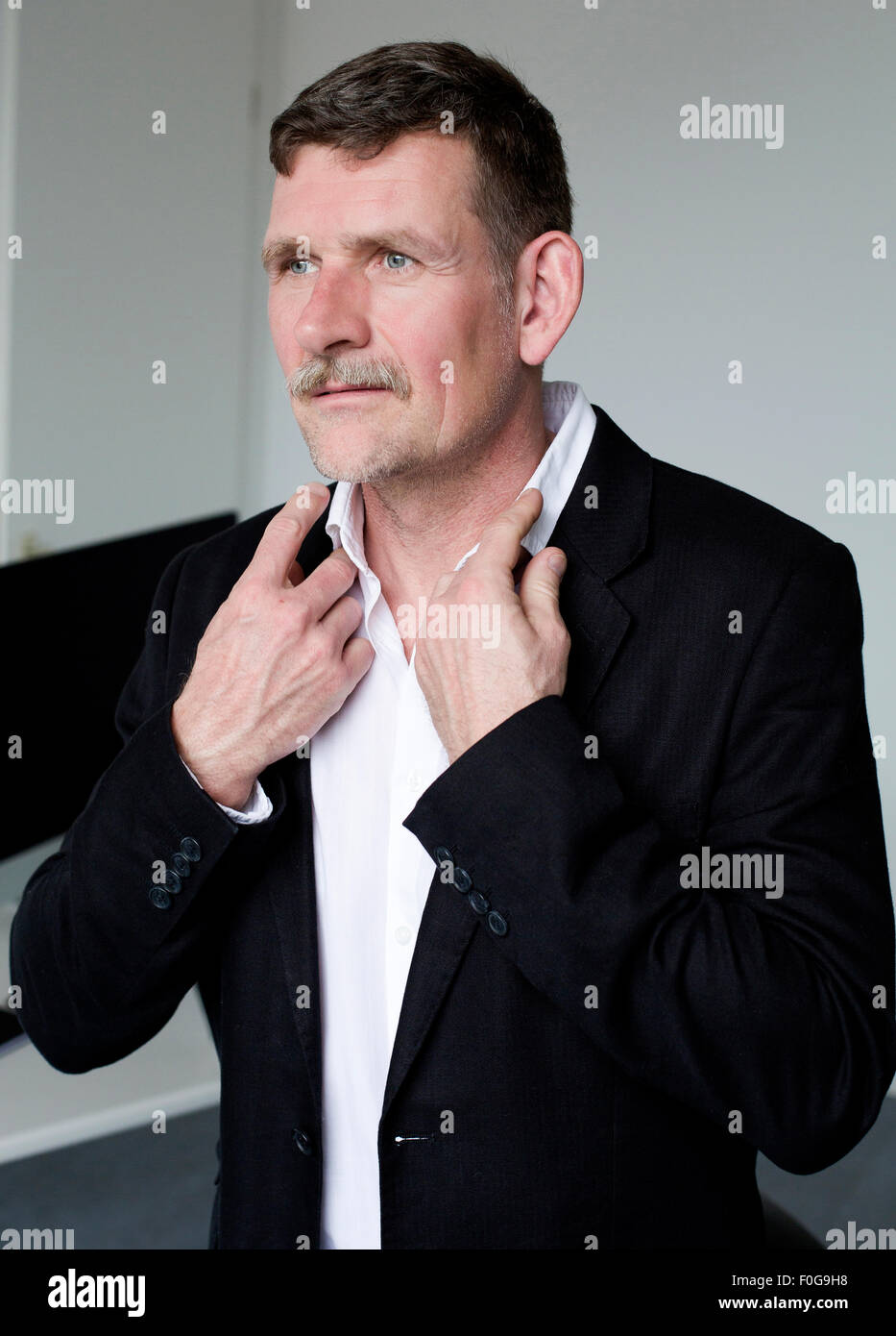 portrait of a smiling businessman Stock Photo - Alamy