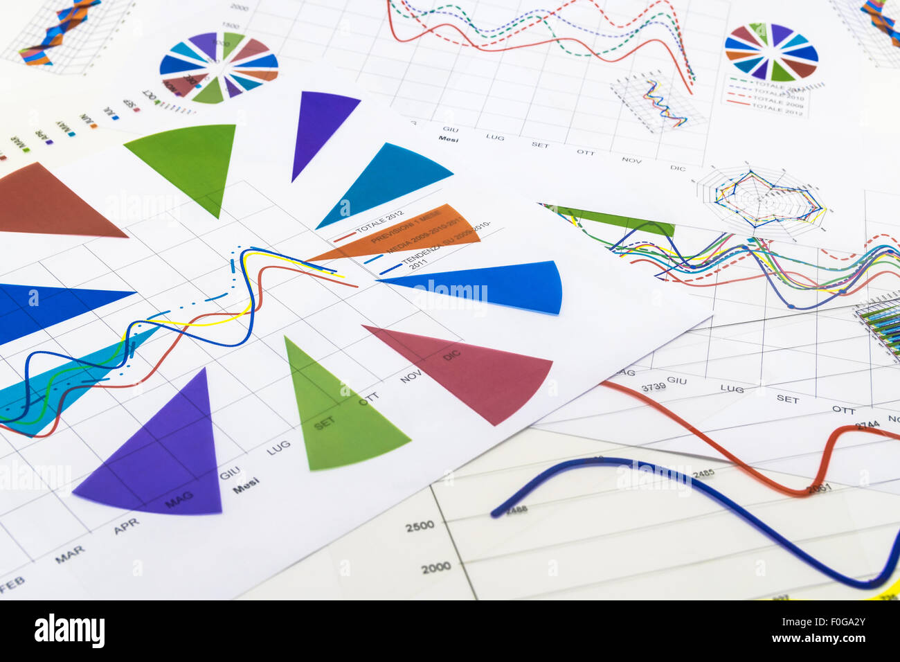 Finance data paper hi-res stock photography and images - Alamy