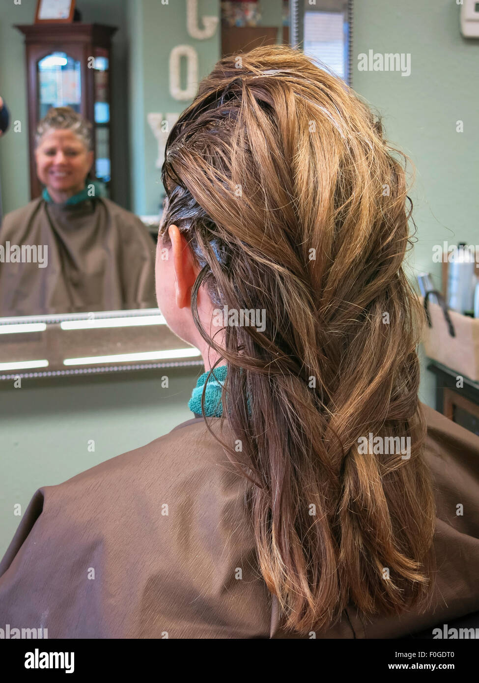 Woman hair color dye salon hi-res stock photography and images - Alamy