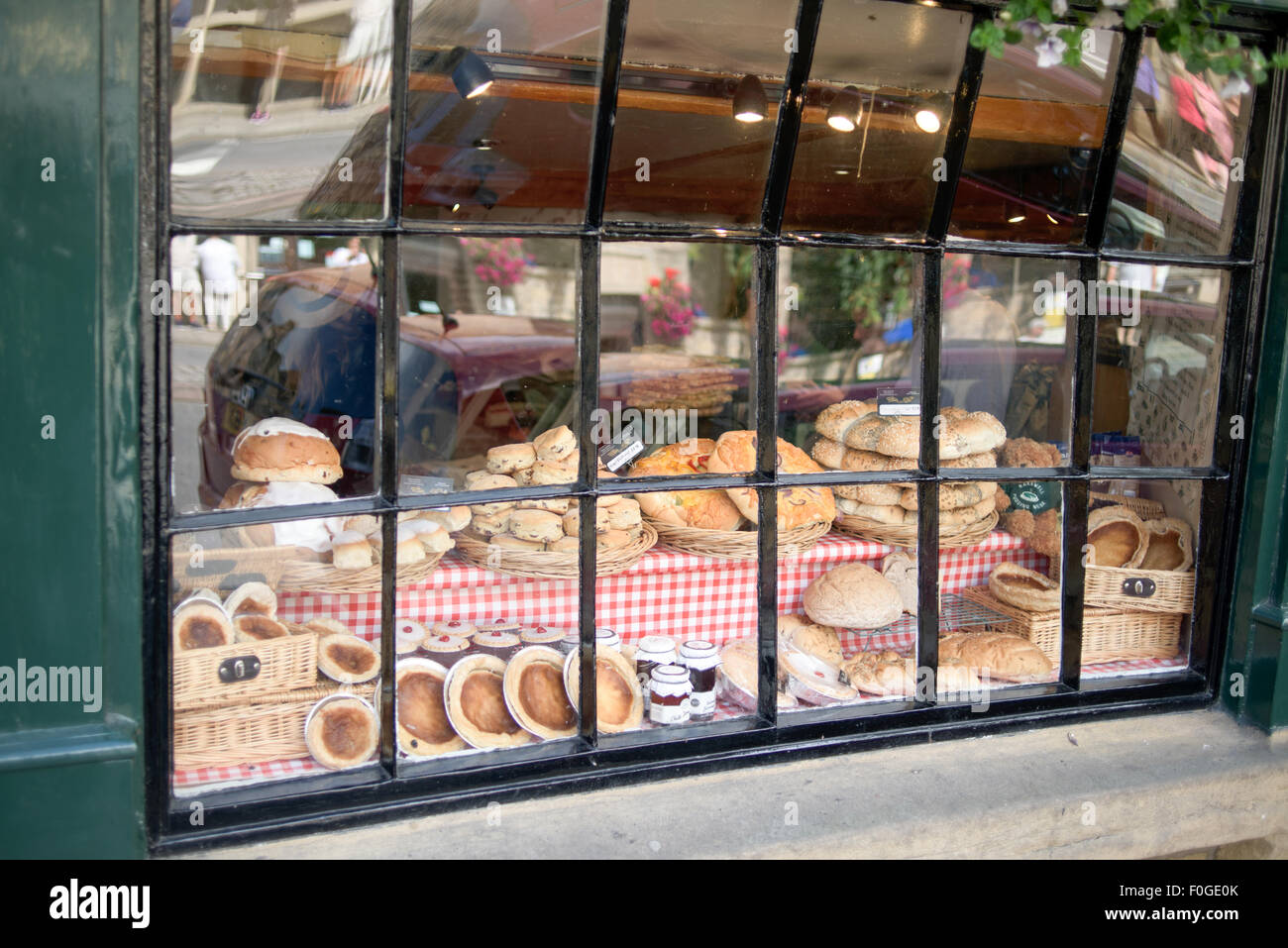 Old english cake shop hi-res stock photography and images - Alamy