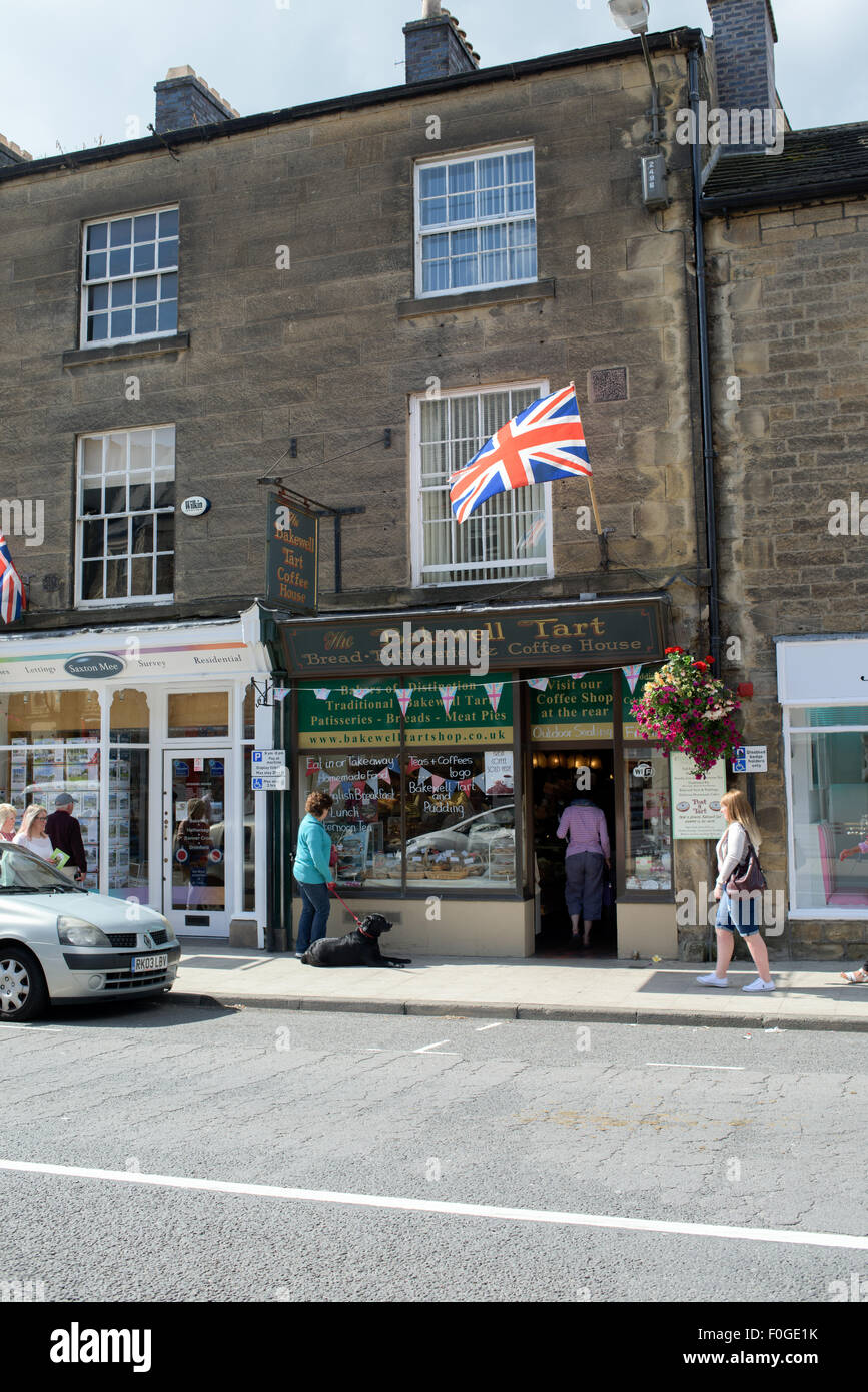 Bakewell Market Town ,Derbyshire,UK. Bakewell Tart Shop Stock Photo - Alamy