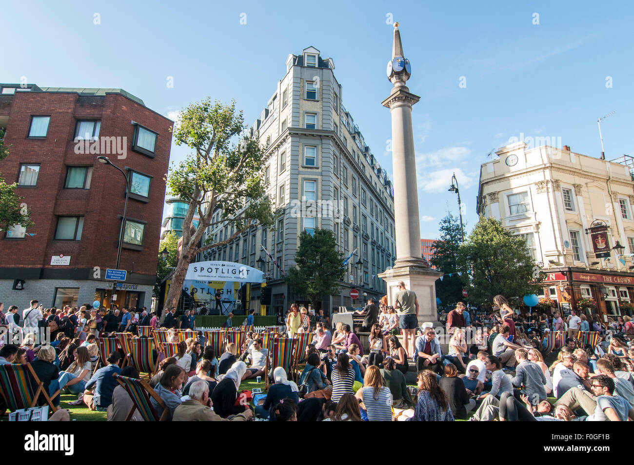London, UK. 15 August 2015. Large crowds gather in the sunshine to ...