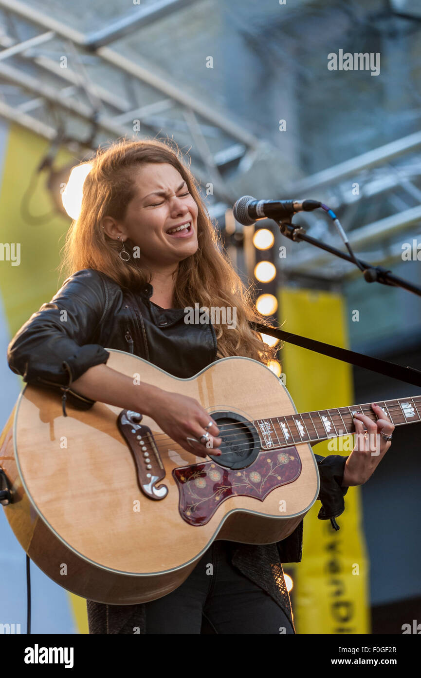 Leah singer hi-res stock photography and images - Alamy