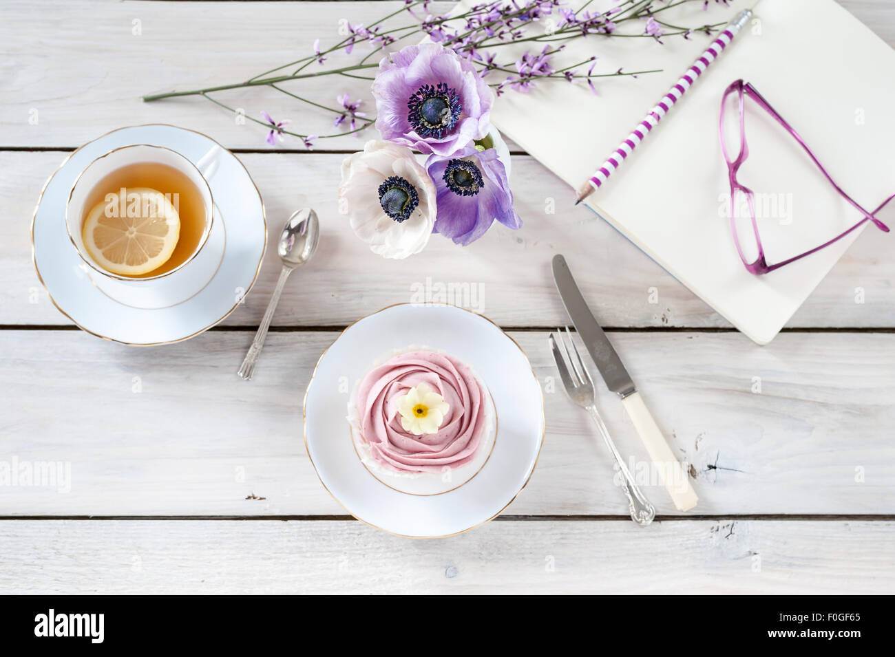 Tea break vintage hi-res stock photography and images - Alamy