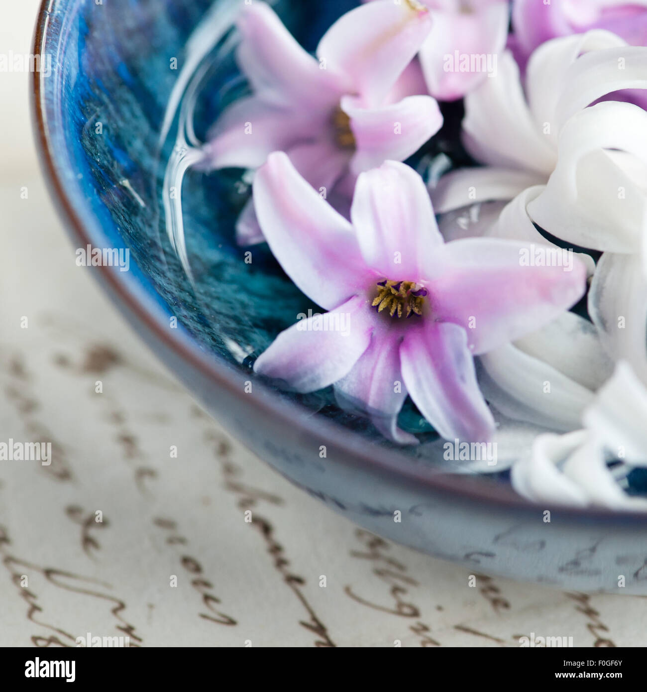 Floating heads hi-res stock photography and images - Alamy