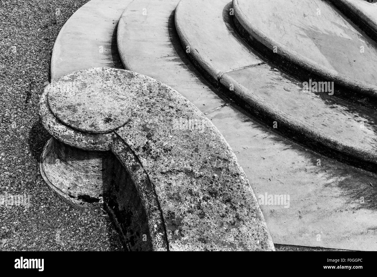 Semi circular steps hi-res stock photography and images - Alamy